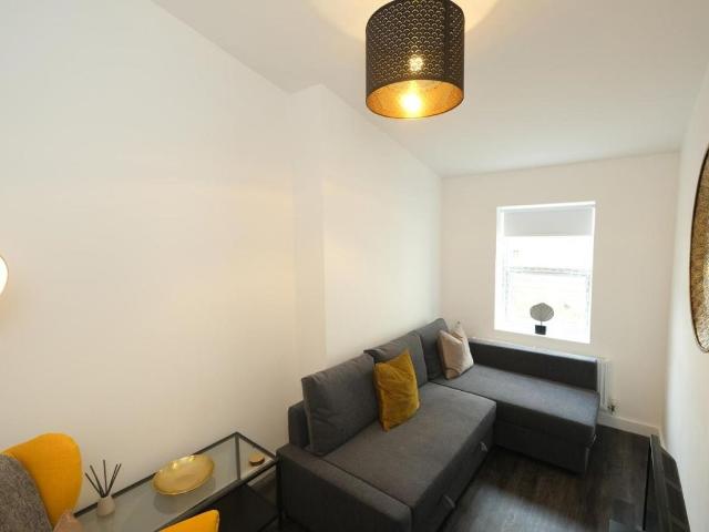 Mill Street, Liverpool L8, 2 bed flat to rent, £800 pcm | PrimeLocation