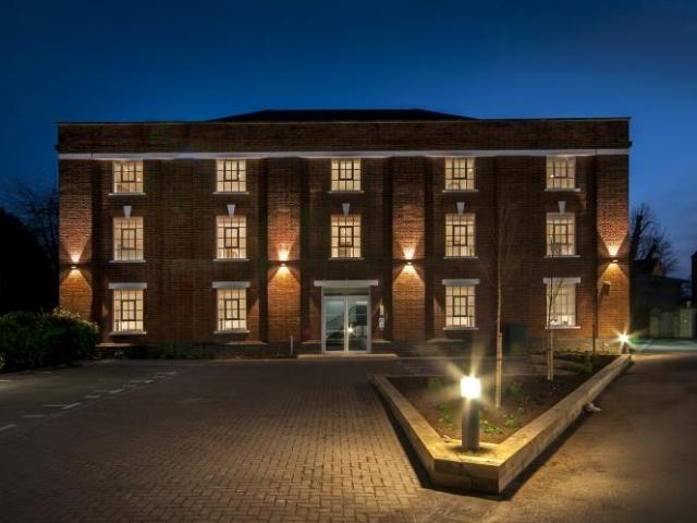 Mill Street, Oxford 2 bed apartment to rent £2,500 pcm £577 pw