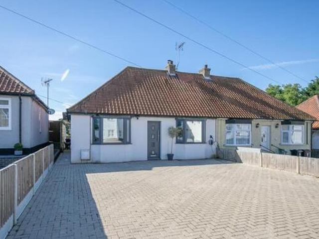 Mill Street, St. Osyth, 3 Bedroom Chalet