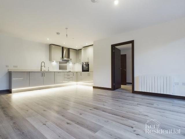 Mill Wood, Eleanore House Mill Wood ME14, 2 bed flat to rent, £1,500 pcm | PrimeLocation