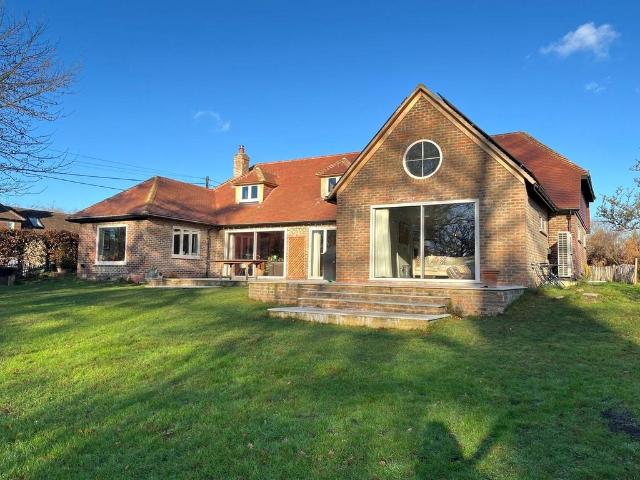 Milland, Liphook, West Sussex, GU30 4 bed detached house to rent £7,500 pcm £1,731 pw