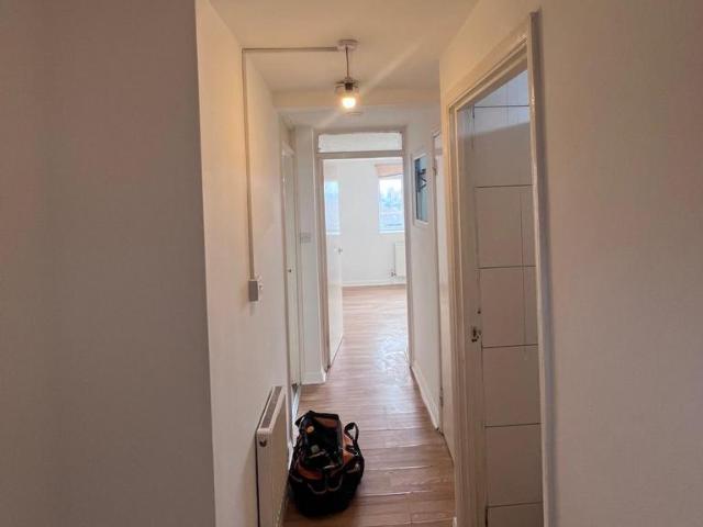 Millard Terrace RM10 2 bed flat to rent £1,650 pcm £381 pw