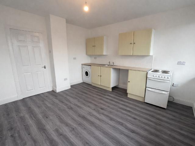 Millbank Road, Wishaw ML2, 3 bed flat to rent, £750 pcm | PrimeLocation