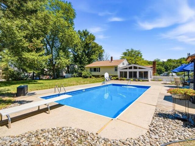Millbrook Dr, New Monmouth, Home For Sale