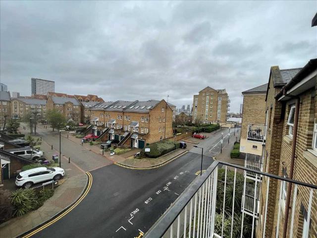Millennium Drive, London, london 2 bed apartment to rent £1,900 pcm £438 pw