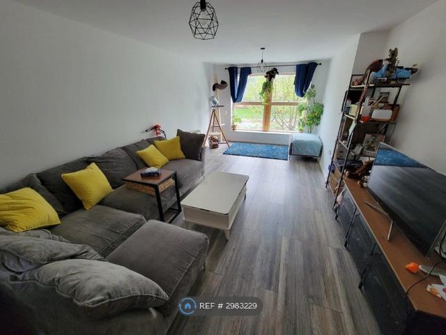 Millennium House, Manchester M16, 2 bed flat to rent, £1,300 pcm | PrimeLocation