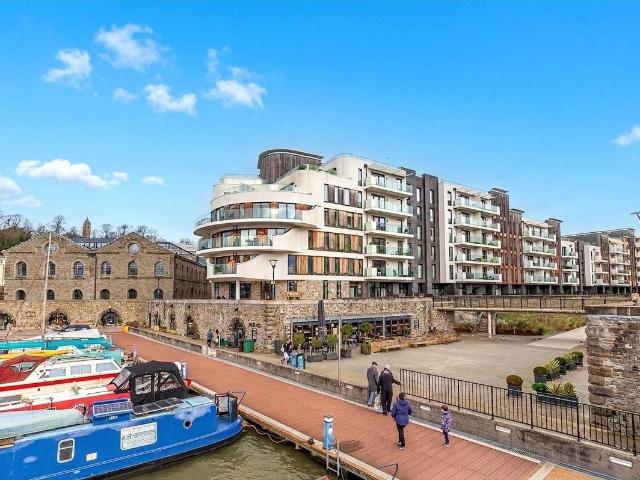 Millennium Promenade, Bristol BS1, 2 bed shared accommodation to rent, £1,800 pcm | PrimeLocation