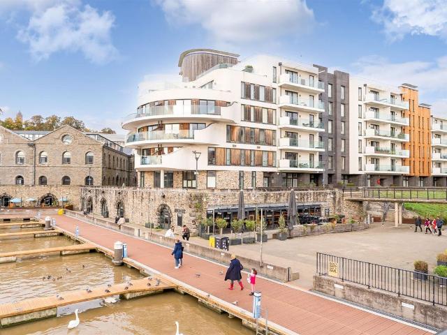 Millennium Promenade, Invicta Millennium Promenade BS1, 3 bed flat to rent, £2,500 pcm | PrimeLocation