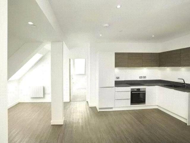 Millennium Way, Bracknell RG12, 1 bed flat to rent, £1,185 pcm | PrimeLocation