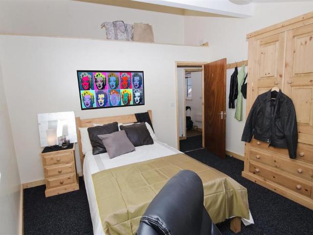Millers Dale Cemetery Road, Sheffield. 5 bed flat to rent £1,842 pcm £425 pw