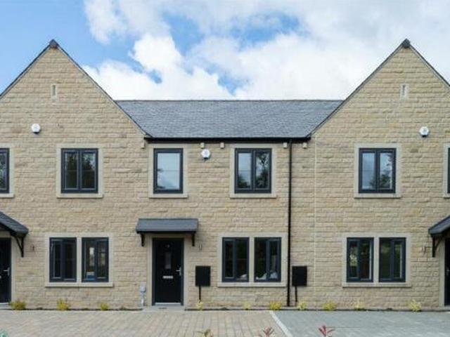 Millers Green, Worsthorne, 3 Bedroom Mews