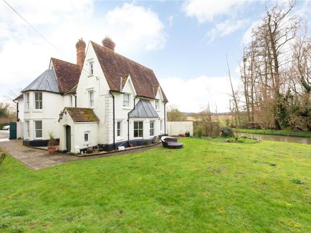 Millers House, Ashford Road. 3 bed link detached house to rent £2,400 pcm £554 pw
