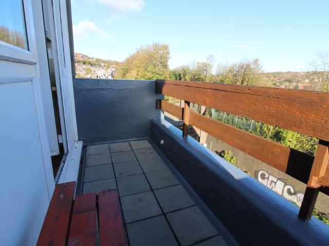 Millers Road, Brighton BN1 3 bed maisonette to rent £1,600 pcm £369 pw