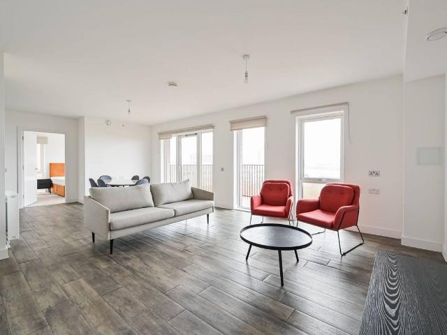 Millet Place, Royal Docks, London E16, 3 bed flat to rent, £3,350 pcm | PrimeLocation