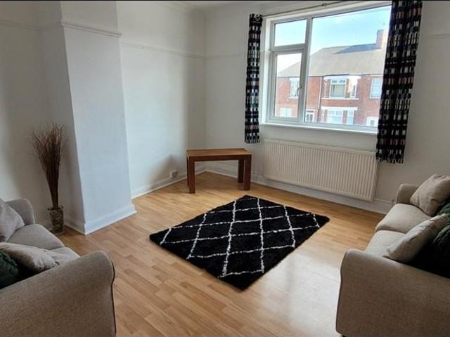Millfield Lane, York, YO10 2 bed maisonette to rent £1,517 pcm £350 pw