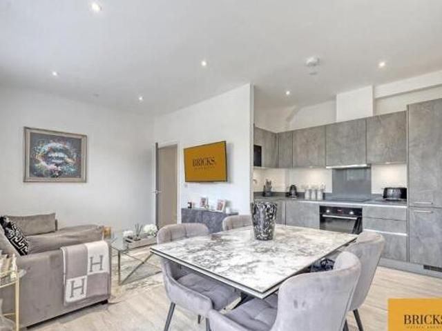 Millfield View, Ashwells Road, 2 Bedroom Apartment