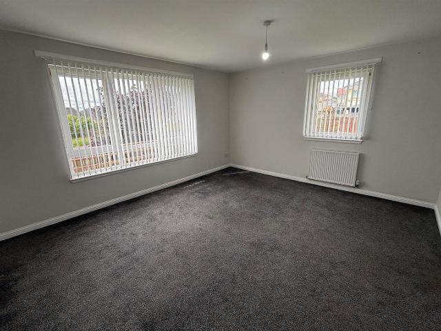 Millhall Court, Plains, Airdrie ML6, 2 bed flat to rent, £795 pcm | PrimeLocation