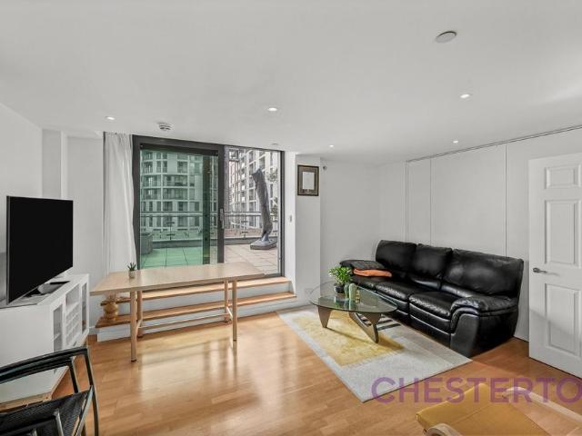 Millharbour, Isle of Dogs, London 2 bed flat to rent £2,600 pcm £600 pw