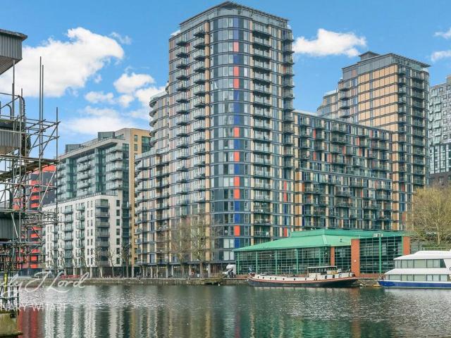 Millharbour, LONDON 2 bed apartment to rent £2,800 pcm £646 pw