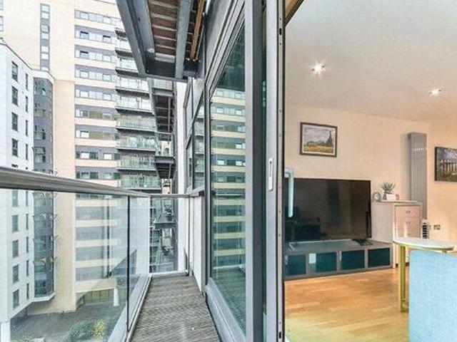 Millharbour, London, 2 Bedroom Apartment