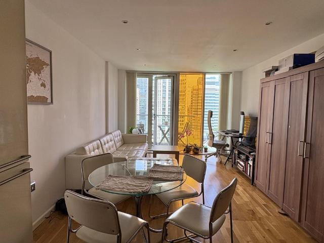 Millharbour, London E14 1 bed flat to rent £2,100 pcm £485 pw