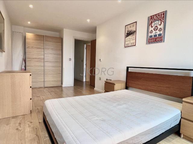 Millharbour, London E14, 1 bed flat to rent, £2,100 pcm | PrimeLocation
