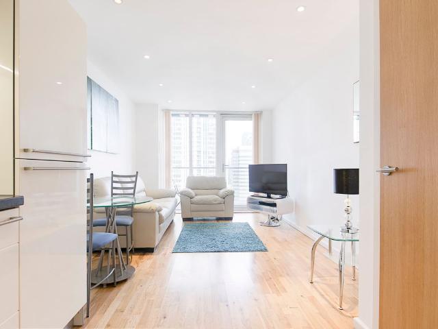 Millharbour, London E14, 1 bed flat to rent, £2,250 pcm | PrimeLocation