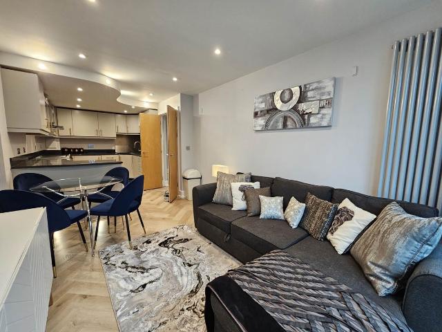 Millharbour, London E14, 1 bed flat to rent, £2,300 pcm | PrimeLocation