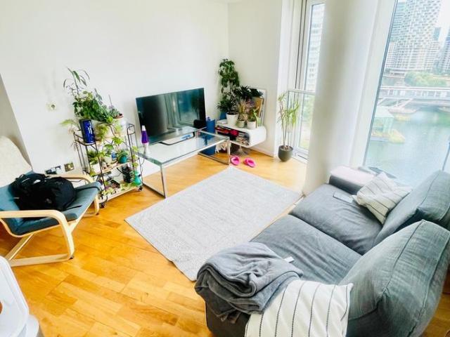 Millharbour, London E14, 2 bed flat to rent, £2,250 pcm | PrimeLocation