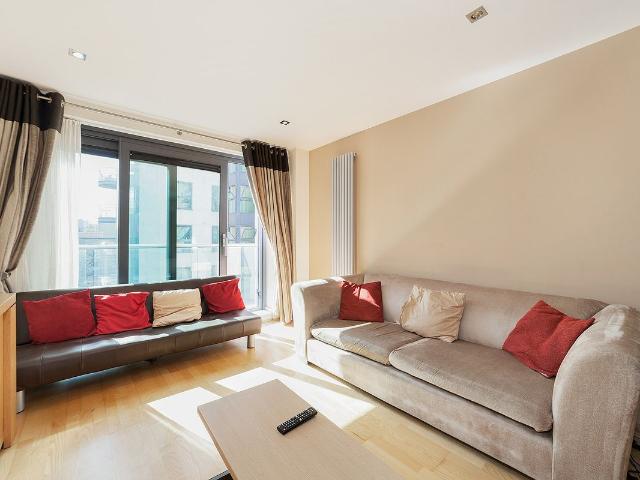 Millharbour, London E14, 2 bed flat to rent, £2,550 pcm | PrimeLocation