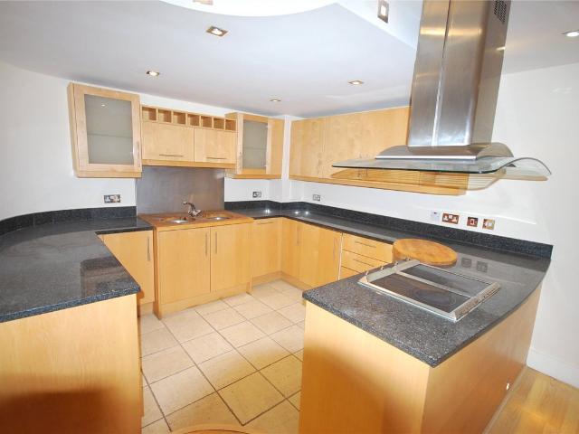 Millharbour, Millwall E14, 2 bed flat to rent, £2,350 pcm | PrimeLocation