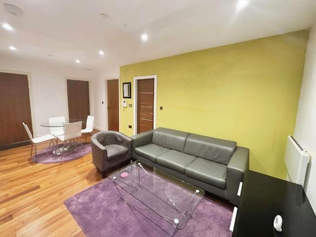 Millinars Wharf, Munday Street. 3 bed apartment to rent £1,750 pcm £404 pw