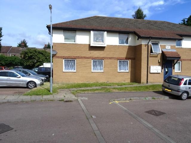Milliners Court, Luton LU3, 2 bed flat to rent, £1,100 pcm | PrimeLocation