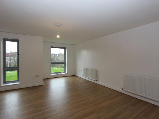 Millicent Grove, Palmers Green, London N13, 2 bed flat to rent, £1,700 pcm | PrimeLocation