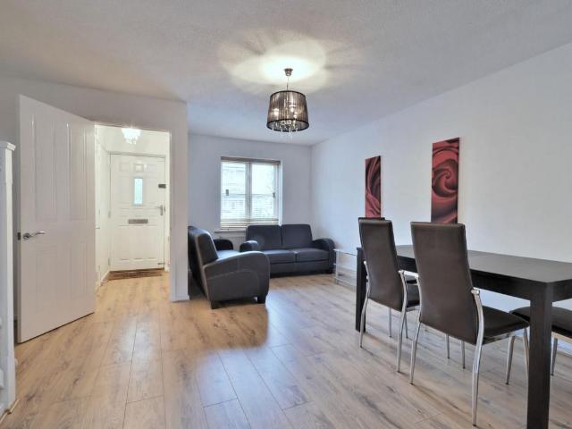 Milligan Street, London E14, 2 bed terraced house to rent, £2,600 pcm | PrimeLocation
