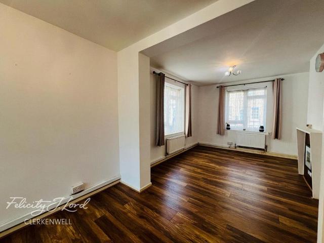 Millman Street, LONDON WC1N 2 bed apartment to rent £2,500 pcm £577 pw