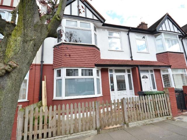 Millmark Grove, London, SE14 4 bed terraced house to rent £3,450 pcm £796 pw