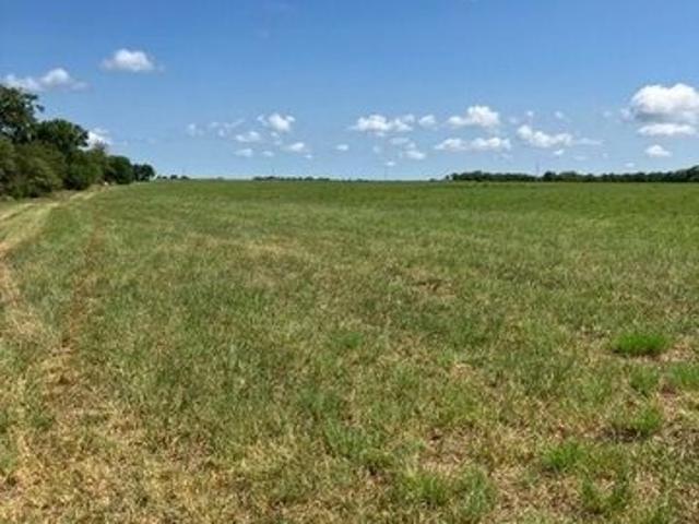 Mills Rd, La Cygne, KS 66040
