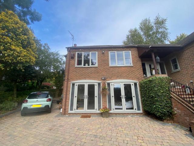 Millside, Rugeley, WS15 1 bed apartment to rent £1,075 pcm £248 pw