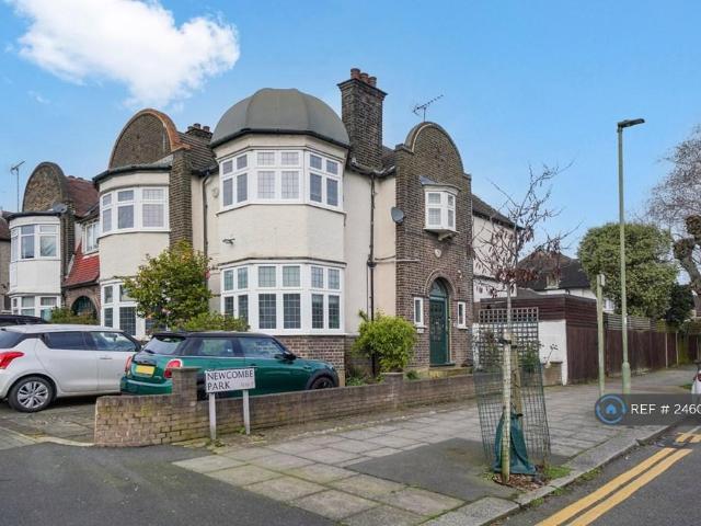 Millway, London, NW7 6 bed semi detached house to rent £4,000 pcm £923 pw