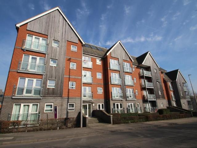 Millward Drive, Bletchley, Milton Keynes, Buckinghamshire MK2, 1 bed flat to rent, £945 pcm | PrimeLocation