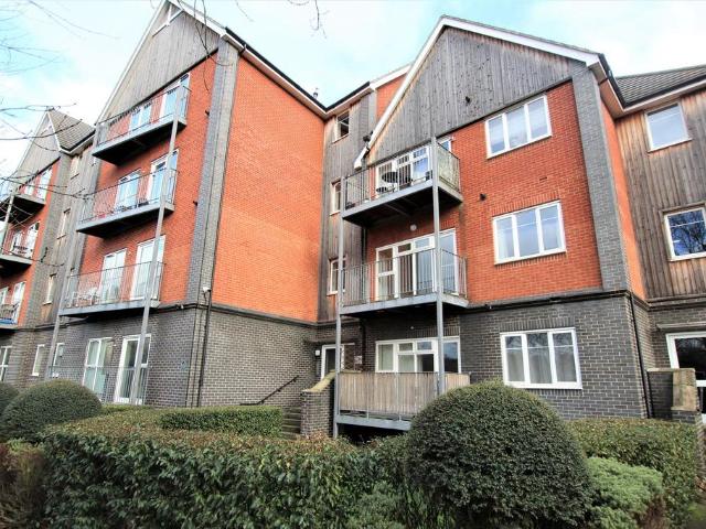 Millward Drive, Bletchley, MK2 2 bed flat to rent £1,295 pcm £299 pw