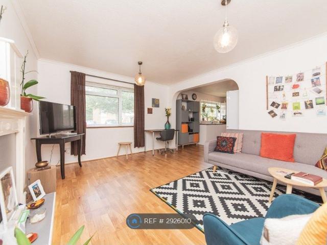Millwards, Hatfield AL10, 2 bed flat to rent, £1,700 pcm | PrimeLocation