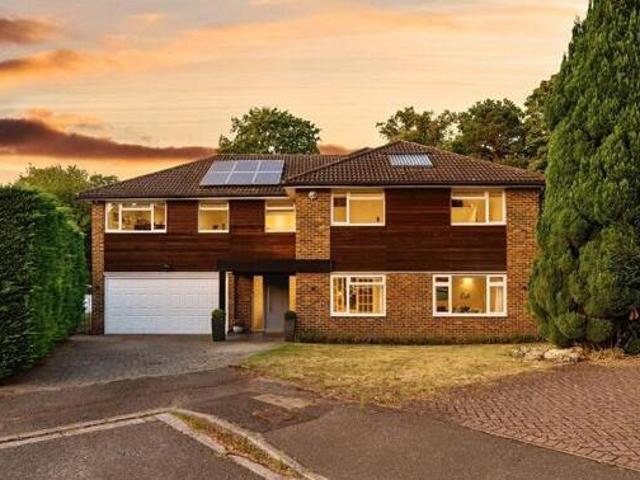 Milner Drive, Cobham, 5 Bedroom Detached
