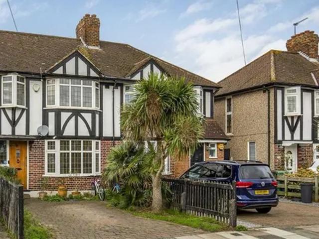 Milner Drive, London, TW2 7PH, United Kingdom | 3 bed house for rent #139543737 | Rentberry