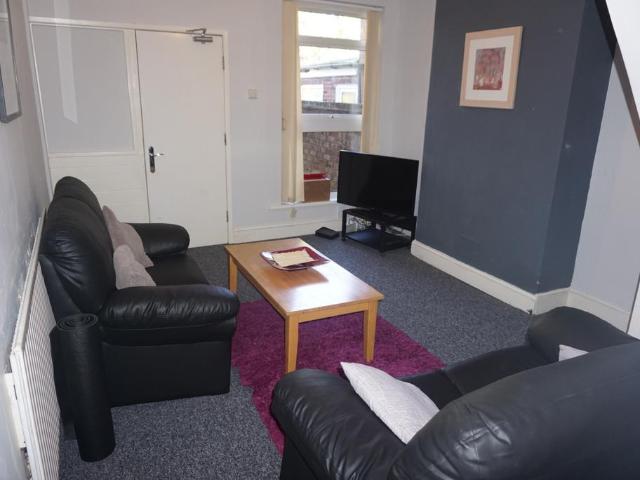 Milner Road 4 bed, Selly Park B29 4 bed house to rent £1,477 pcm £341 pw