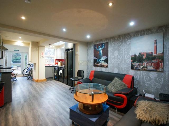 Milner Road, Birmingham B29 5 bed terraced house to rent £2,275 pcm £525 pw