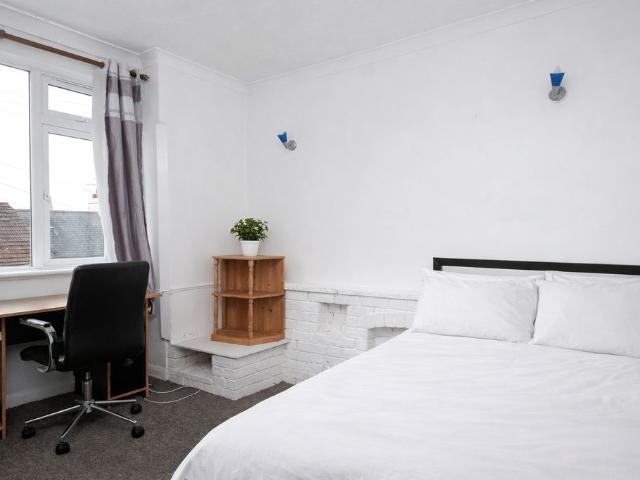 Milner Road, Brighton BN2, 4 bed shared accommodation to rent, £2,158 pcm | PrimeLocation