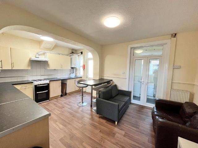 Milner Road, Brighton, BN2 4BQ 4 bed terraced house to rent £2,400 pcm £554 pw