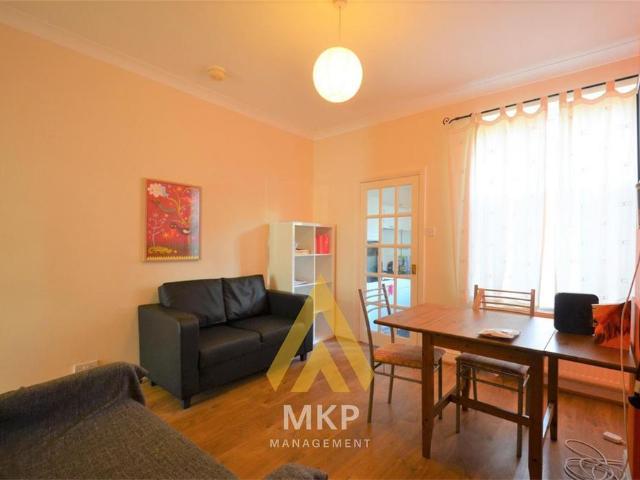 Milner Road, Selly Oak, Birmingham B29 3 bed terraced house to rent £1,378 pcm £318 pw